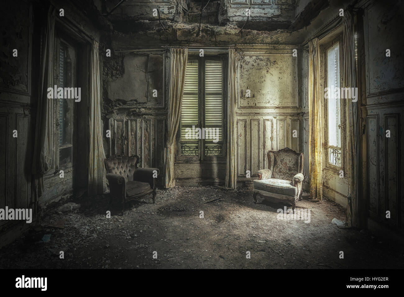 EUROPE: A room near collapse in an abandoned Chateau in France ...