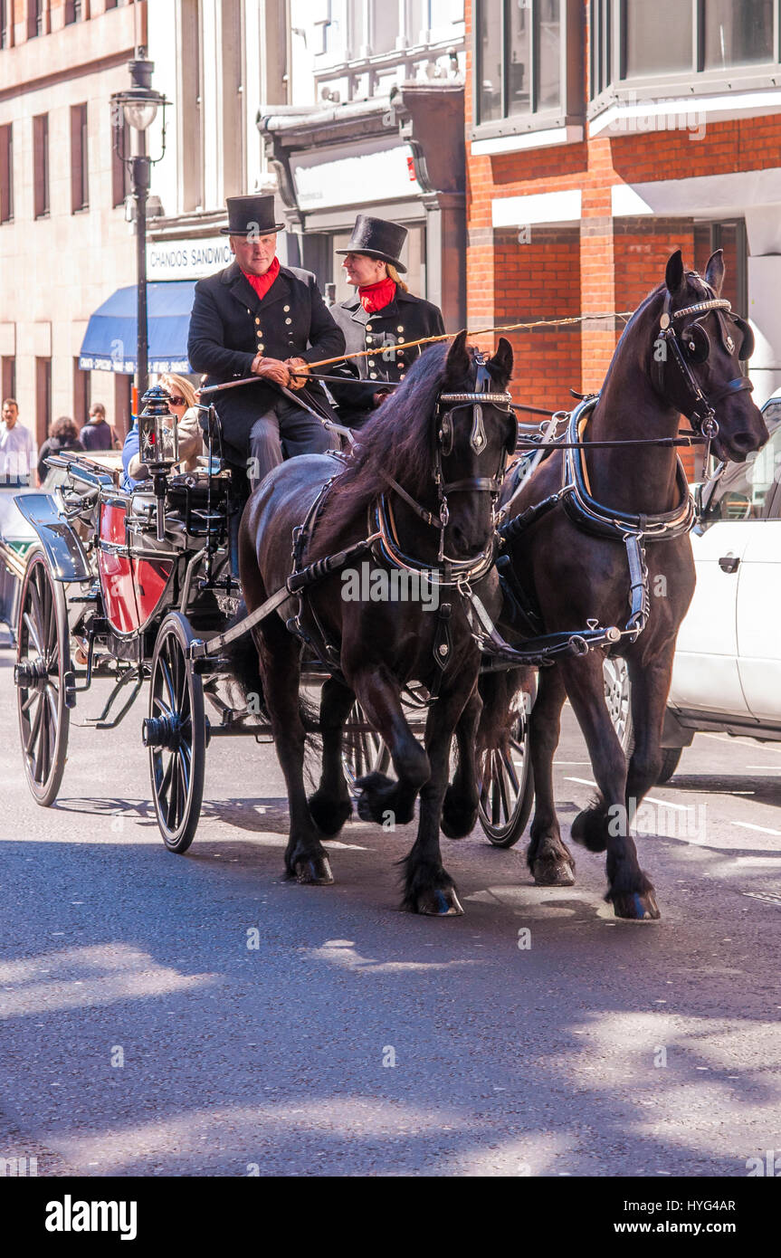 Red coats and carriage hi-res stock photography and images - Alamy