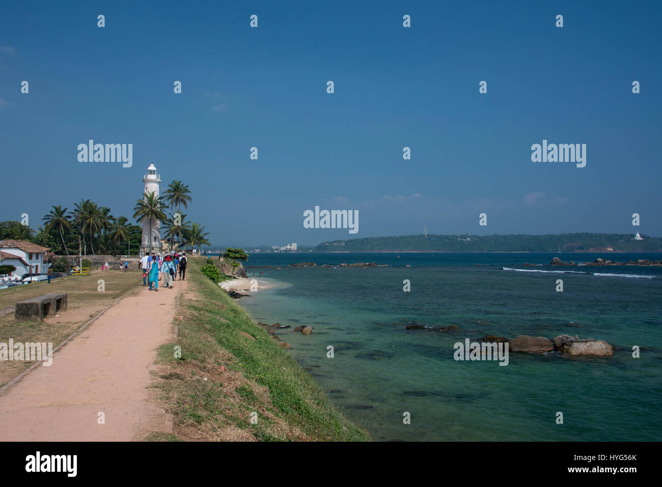 Sri Lanka, Port city of Galle. Tourists walking along the fort walls ...