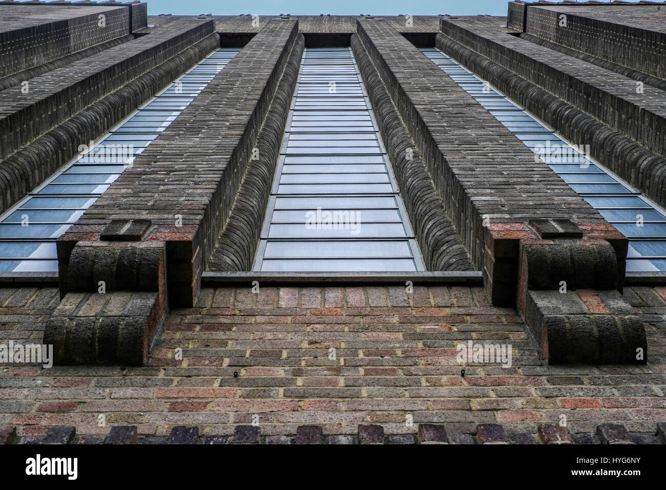 Modern superstructure hi-res stock photography and images - Alamy