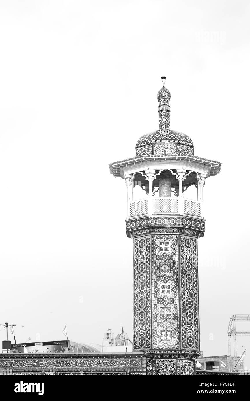 in iran islamic mausoleum old architecture mosque minaret near the sky Stock Photo - Alamy