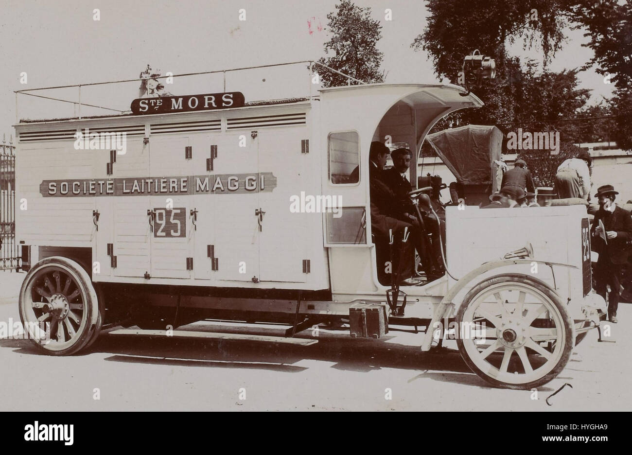 Milk delivery truck hi-res stock photography and images - Alamy