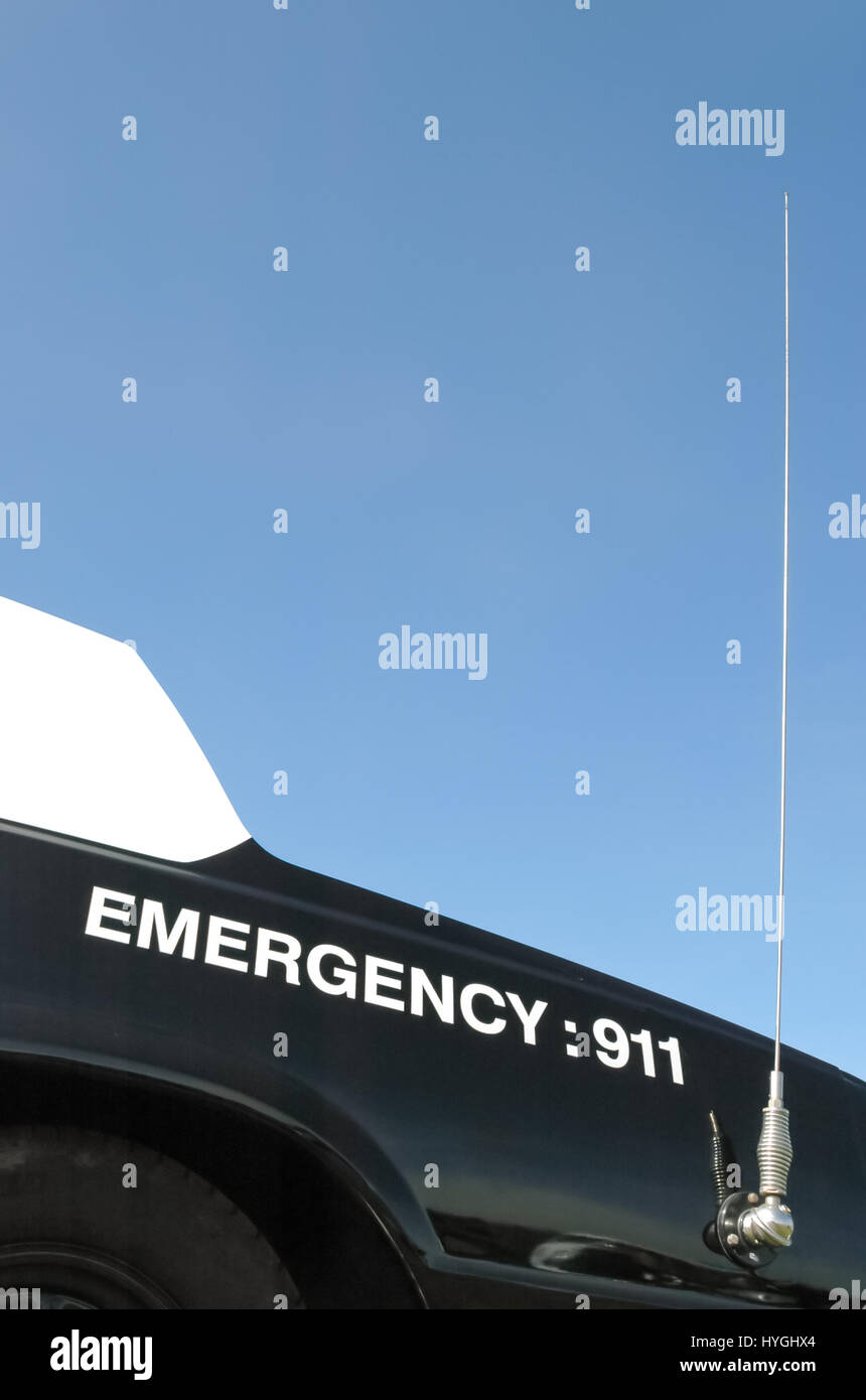 emergency 911 on the trunk of a US police car Stock Photo - Alamy