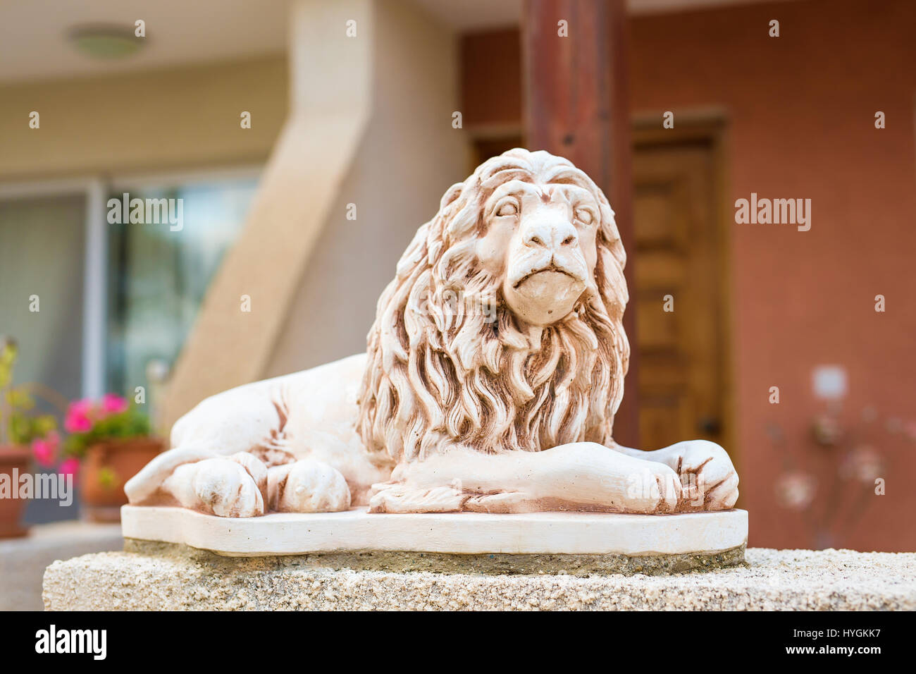 Lion lioness marble sculpture hi-res stock photography and images - Alamy