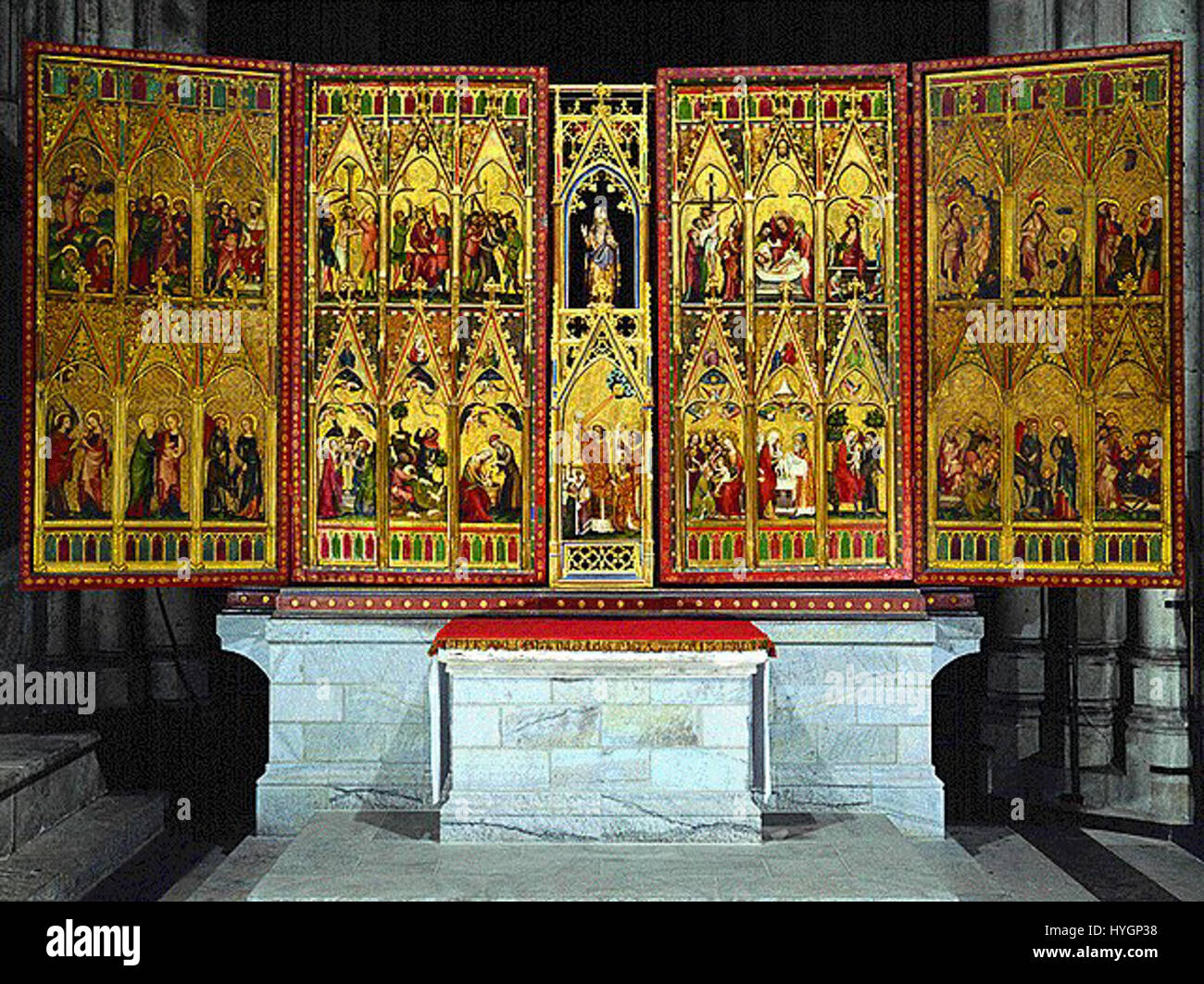 A *retable ouverture simple* refers to a simple altarpiece with a ...