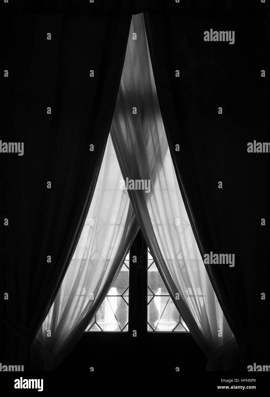Dark room windows hi-res stock photography and images - Alamy