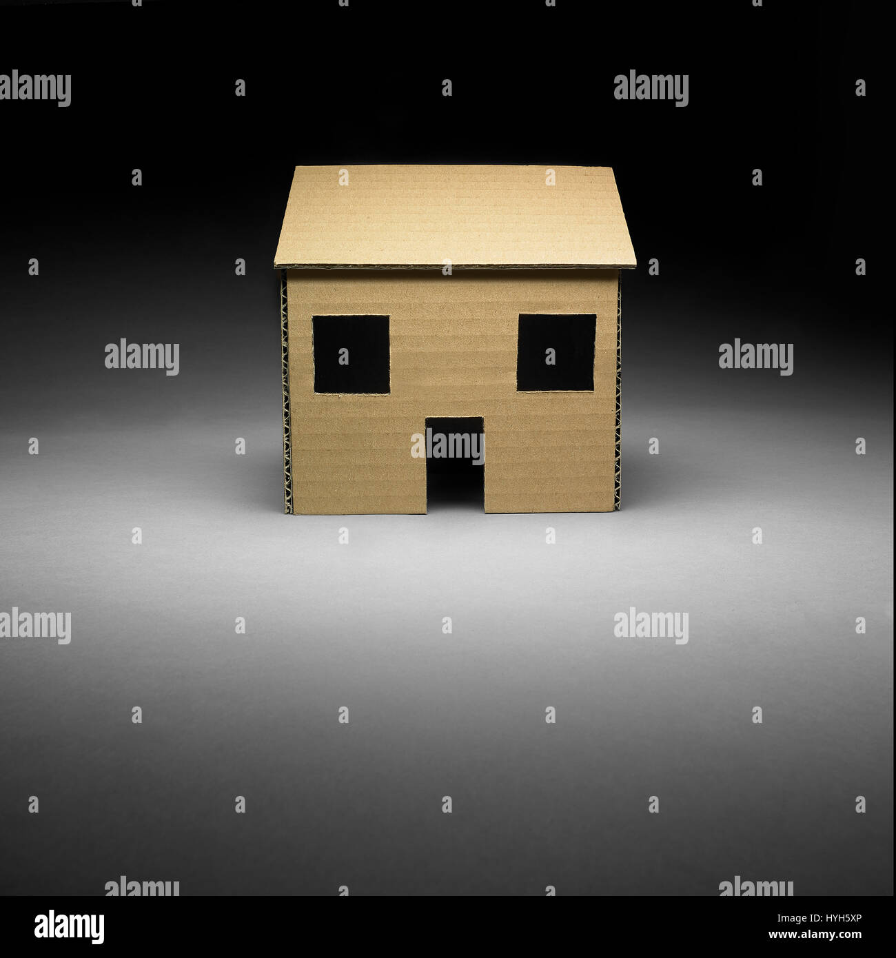Cardboard house hi-res stock photography and images - Alamy