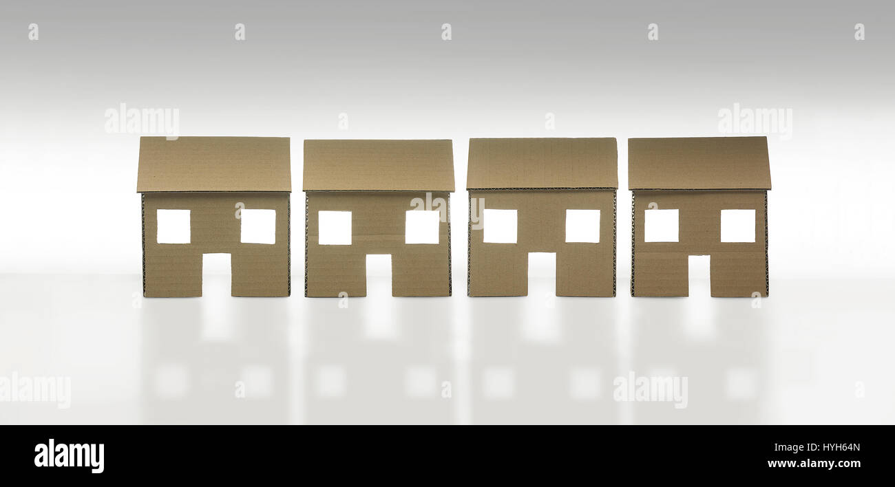 Cardboard houses hi-res stock photography and images - Alamy