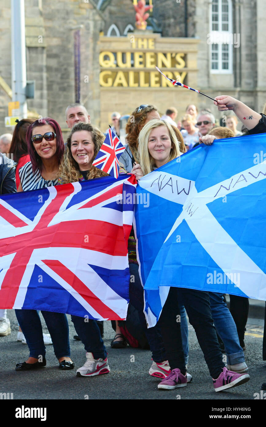 Spectators at an Orange Order march in Edinburgh in support of the ...