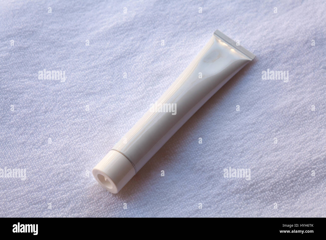 Toothpaste tube hi-res stock photography and images - Alamy