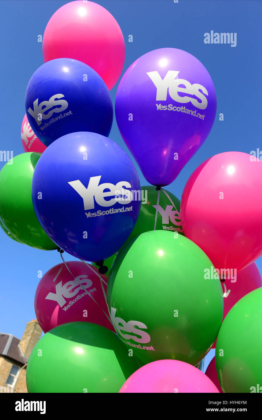 Yes campaign balloons against a blue sky Stock Photo - Alamy