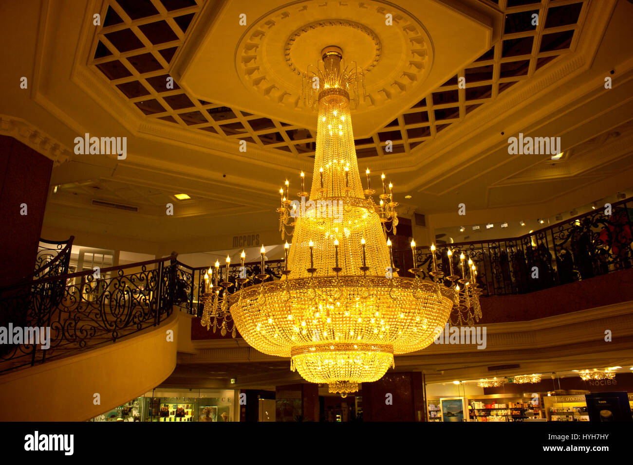 Monaco, Monte-Carlo: Galerie Metropole shopping center, interior ...