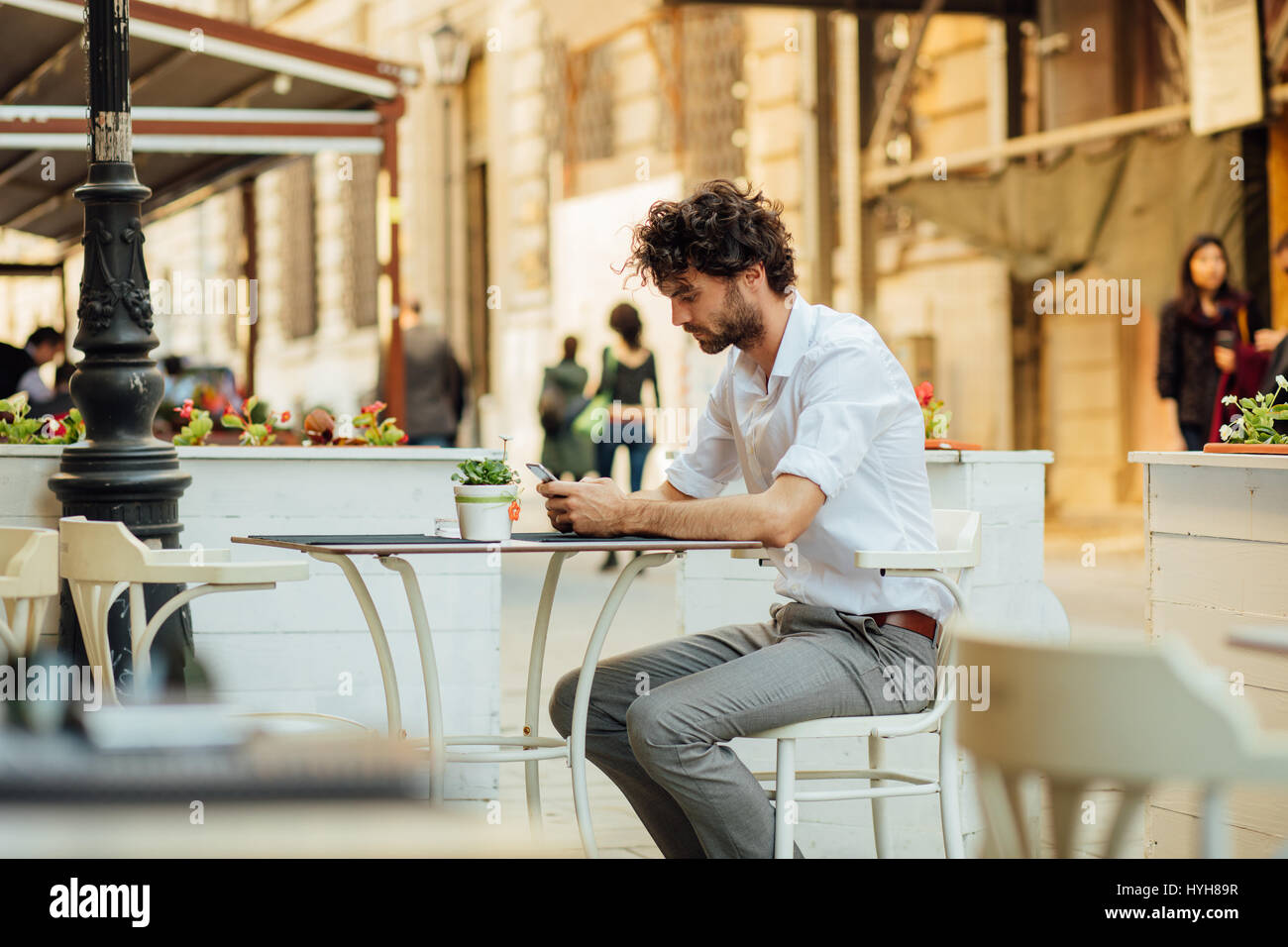 Person waiting outside restaurant hi-res stock photography and images ...