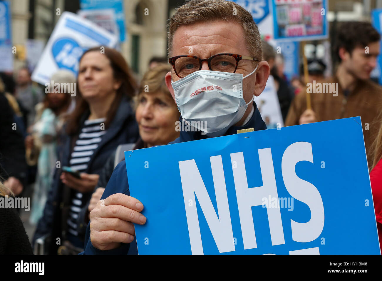 Thousands of protesters take part in The People's Assembly's NHS ...