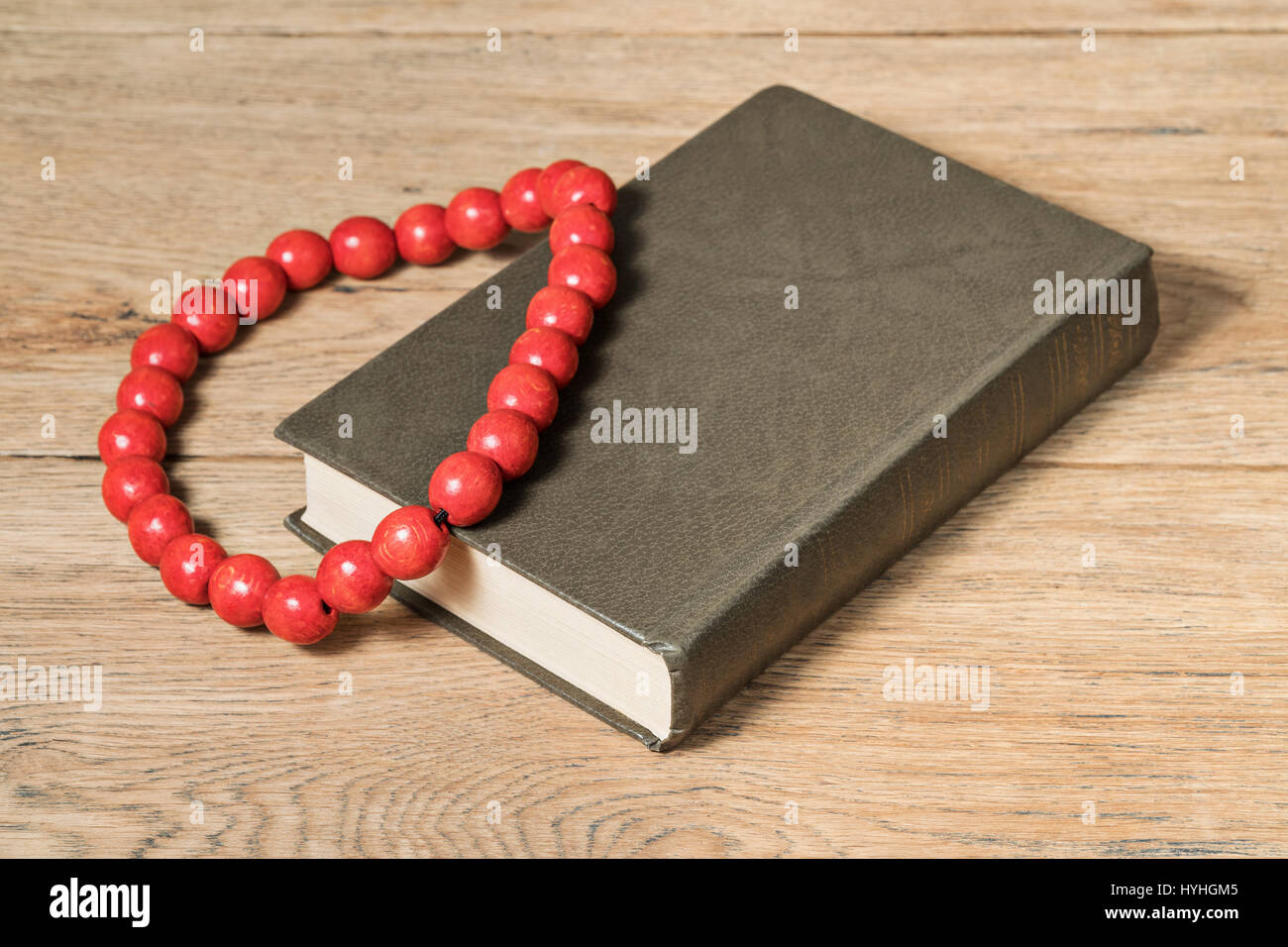 Read bead hi-res stock photography and images - Alamy