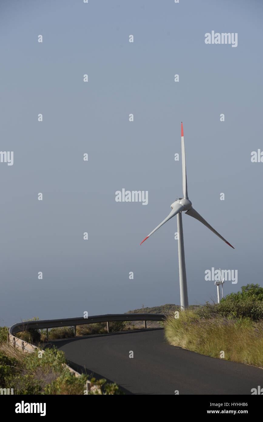 White windmill big wings hi-res stock photography and images - Alamy