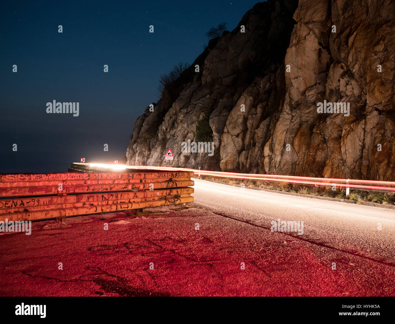 Car over cliff hi-res stock photography and images - Alamy