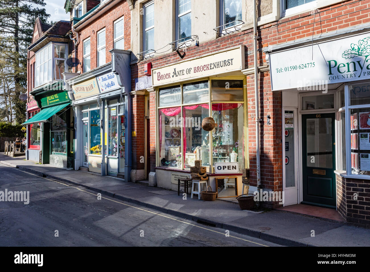 New forest brockenhurst village hi-res stock photography and images - Alamy