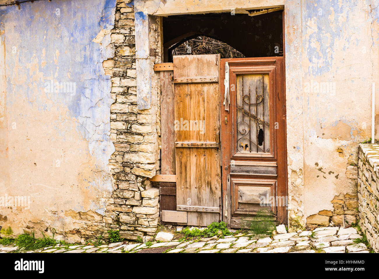 Abandoned and neglected house Stock Photo - Alamy