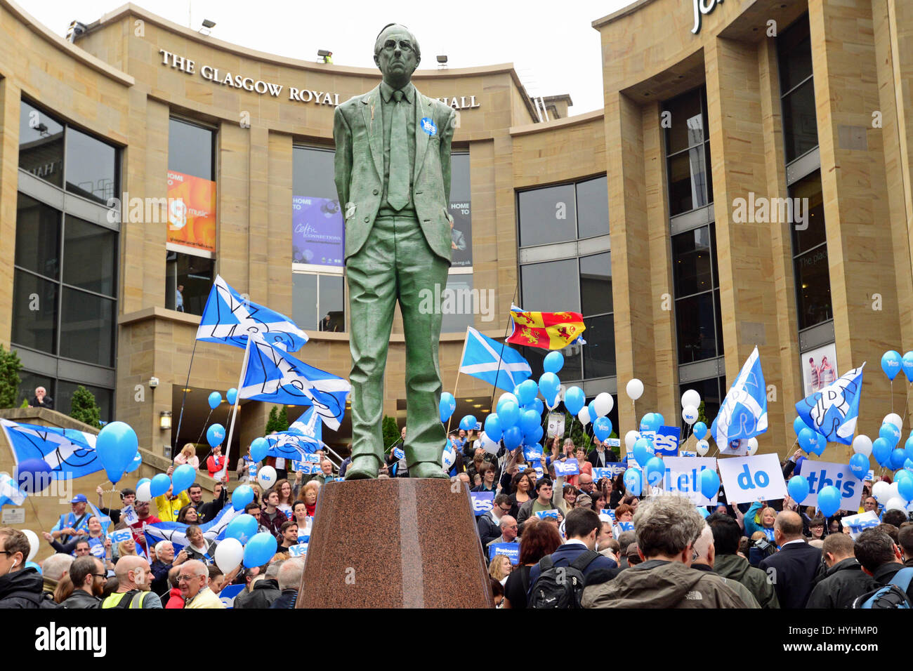 Donald dewar scottish labour hi-res stock photography and images - Alamy