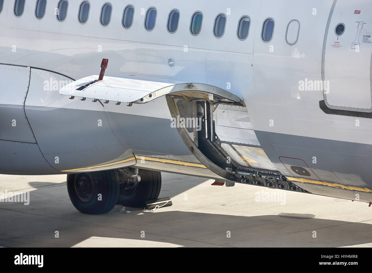 Aircraft Ground Handling Stock Photo - Alamy
