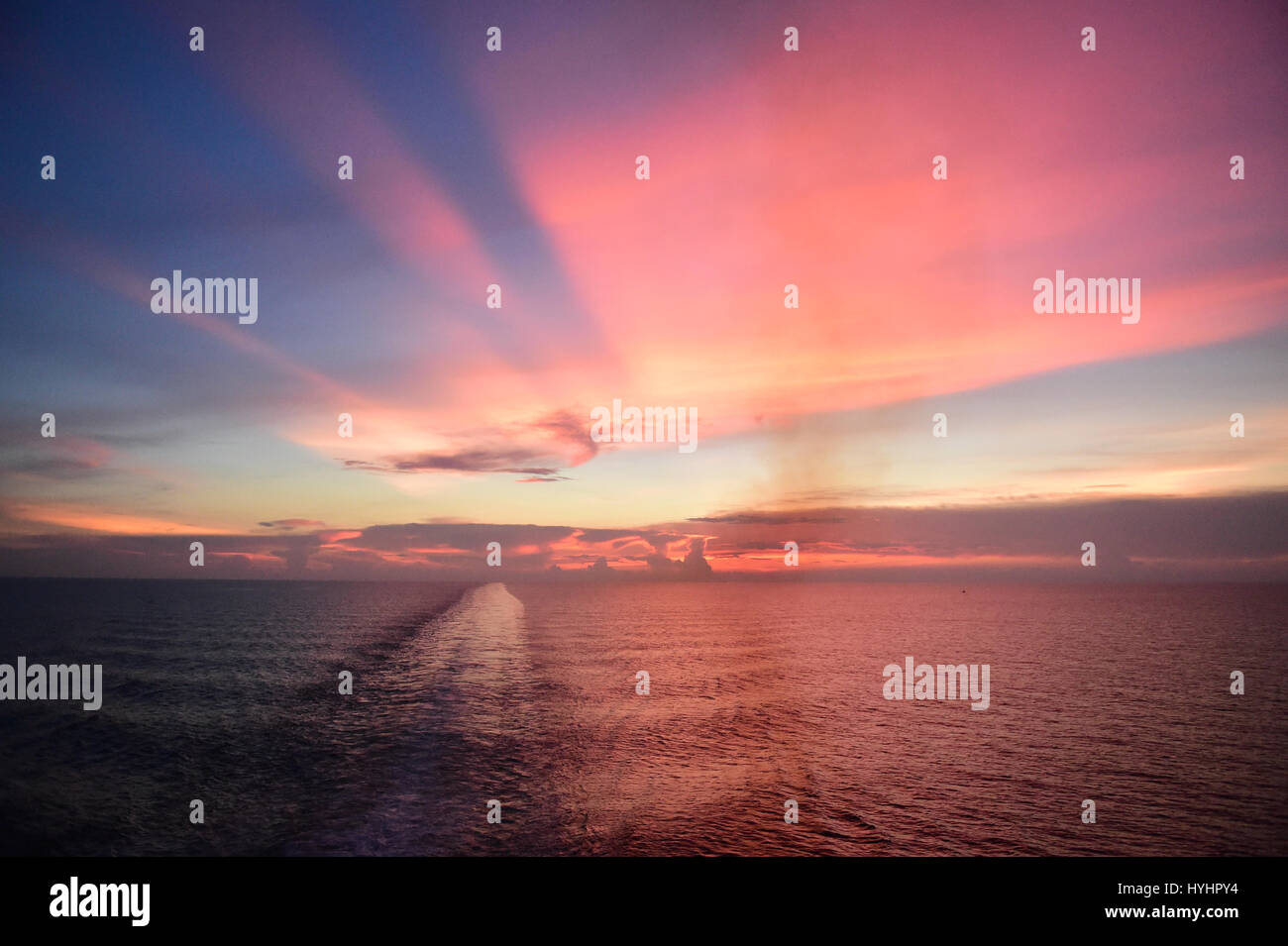 Cruise the red sea hi-res stock photography and images - Alamy