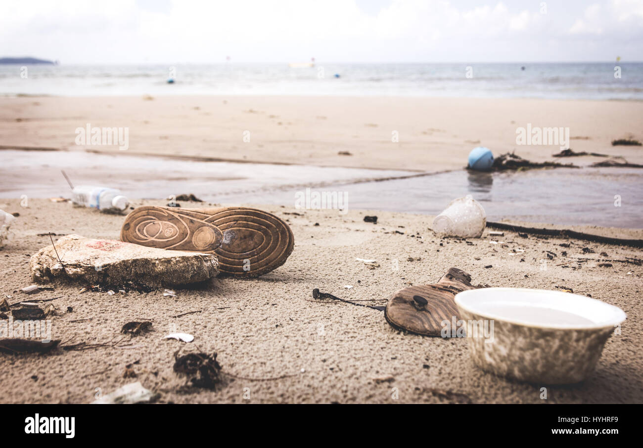 Enviromental pollution - garbage on a beach Stock Photo - Alamy