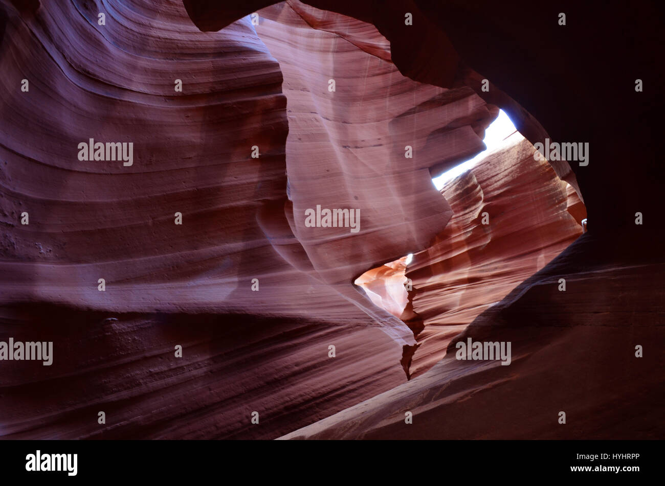 Unusual red rock walls with patterns and texture in Antelope Canyon ...