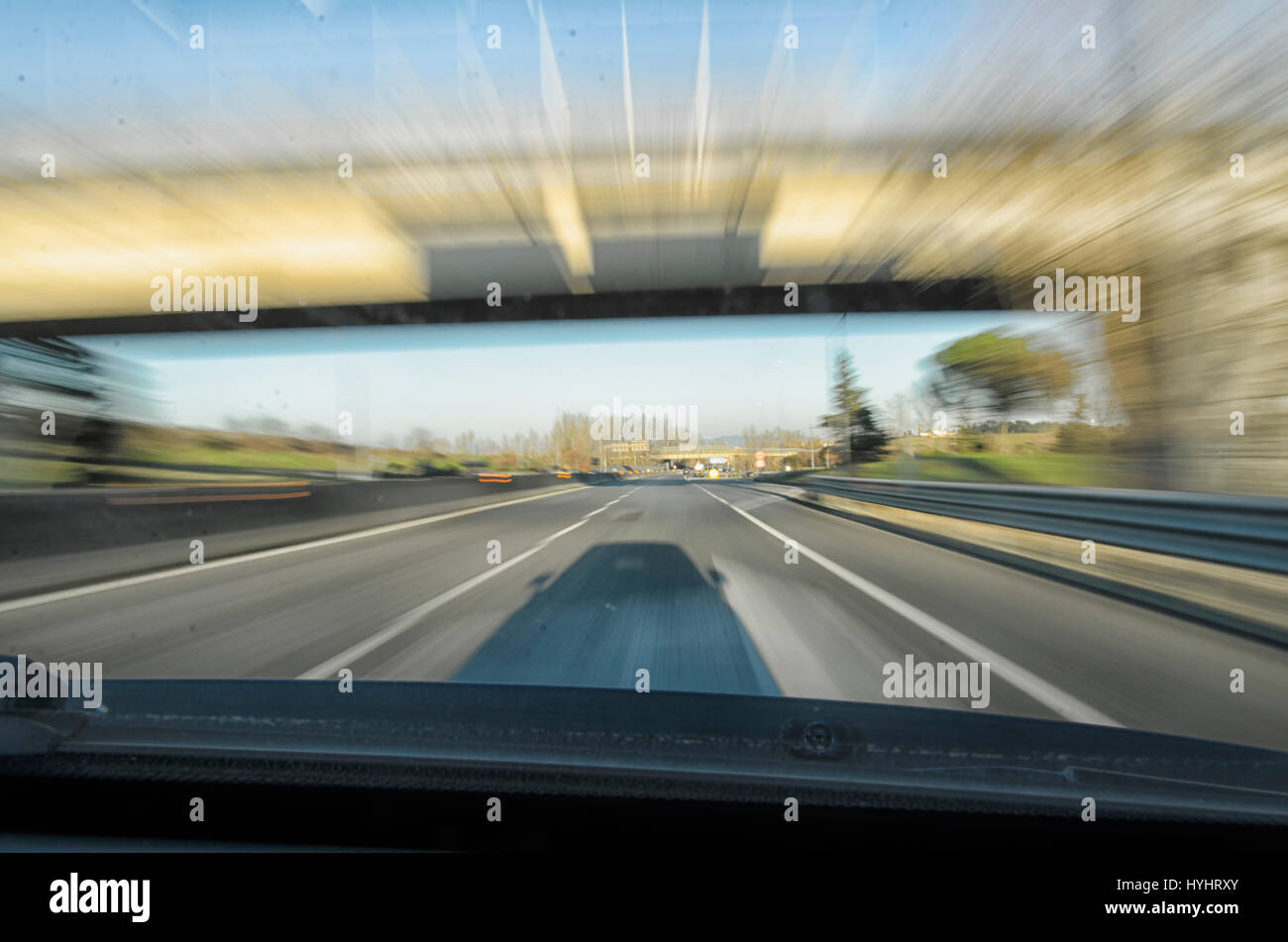 Car going fast on highway hi-res stock photography and images - Alamy
