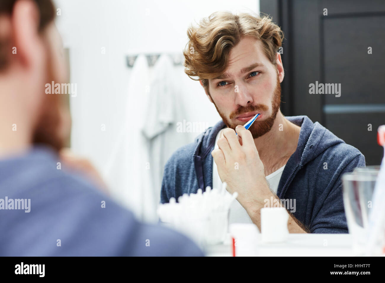 Man brushing teeth hi-res stock photography and images - Alamy