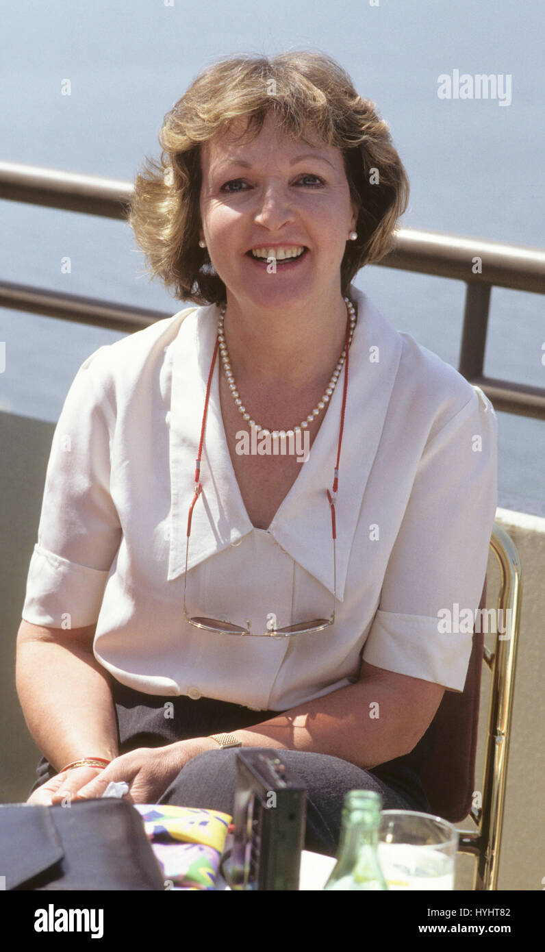 Penelope keith hi-res stock photography and images - Alamy