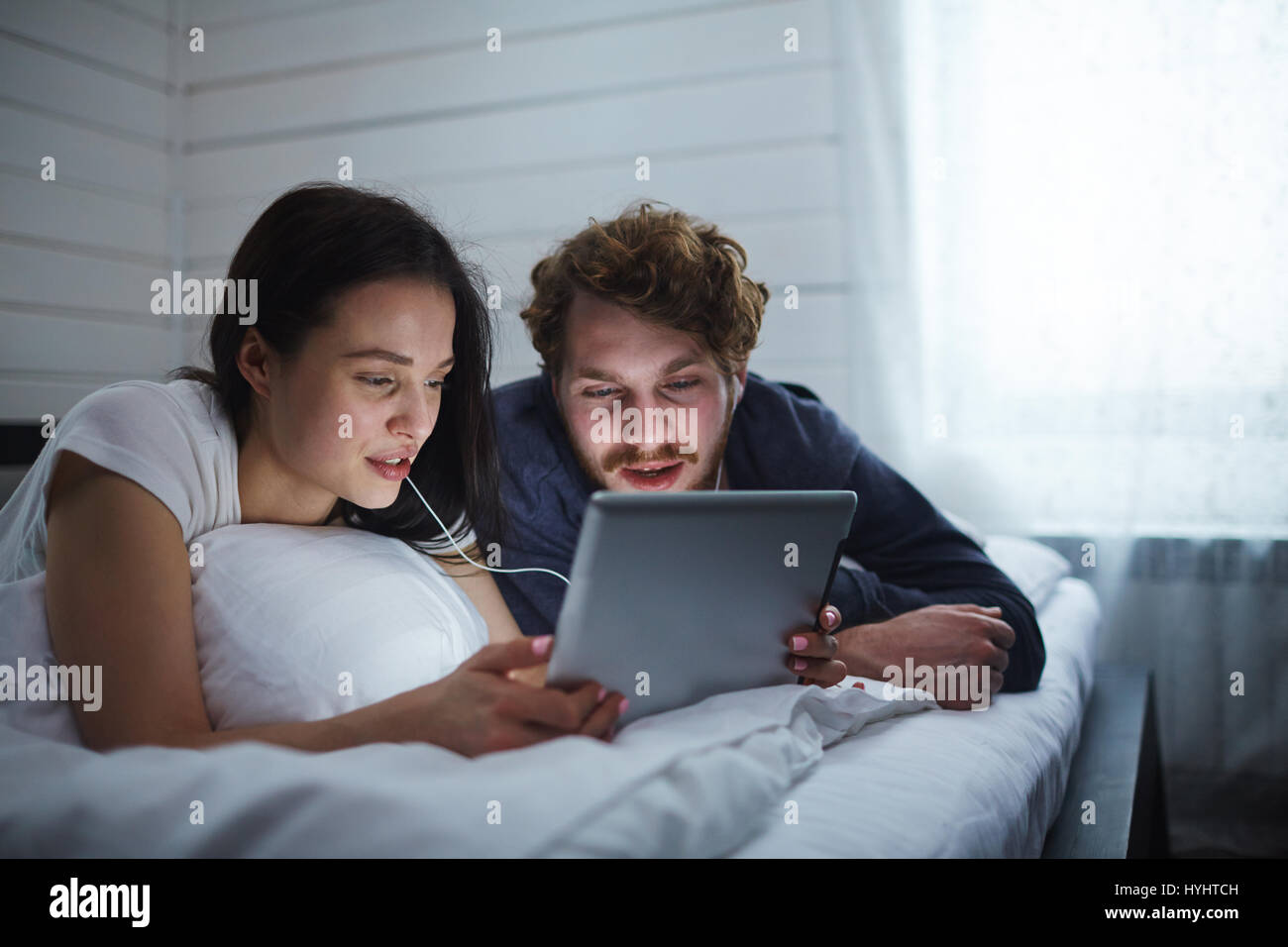 Modern couple hi-res stock photography and images - Alamy