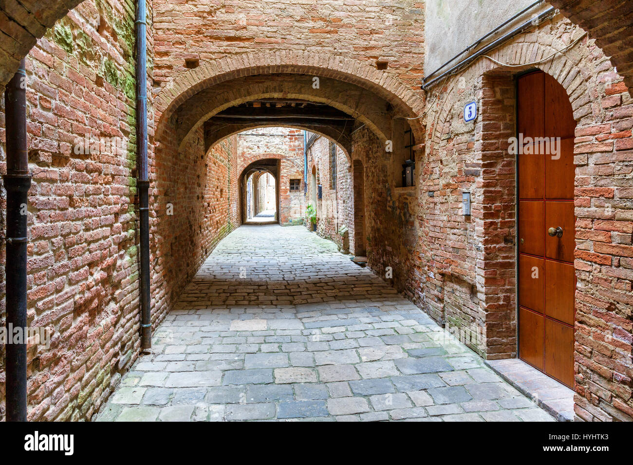 Brick Alley Stock Photos & Brick Alley Stock Images - Alamy