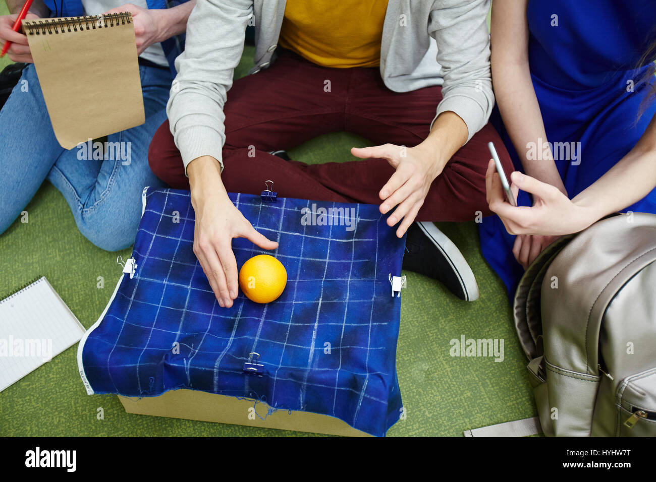 Physics experiment teenagers hi-res stock photography and images - Alamy