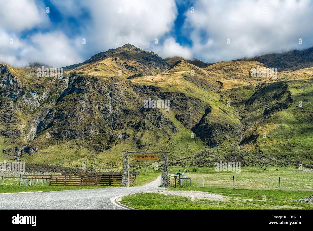 Treble Cone - The largest ski area in the south island, New Zealand ...