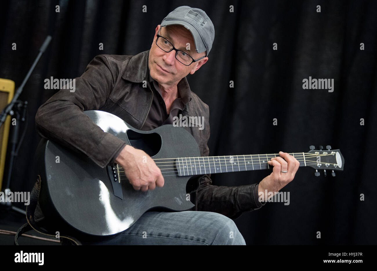 Frankfurt, Germany. 4th Apr, 2017. The US American guitarist Bruce ...
