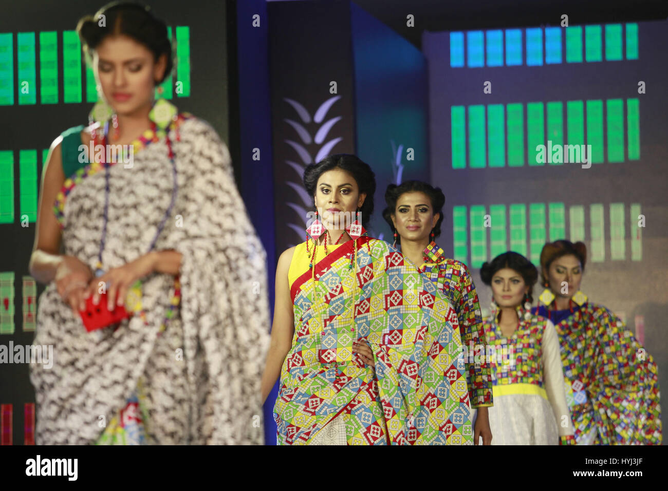 Dhaka, Bangladesh. 3rd April, 2017. Bangladeshi models display clothes ...