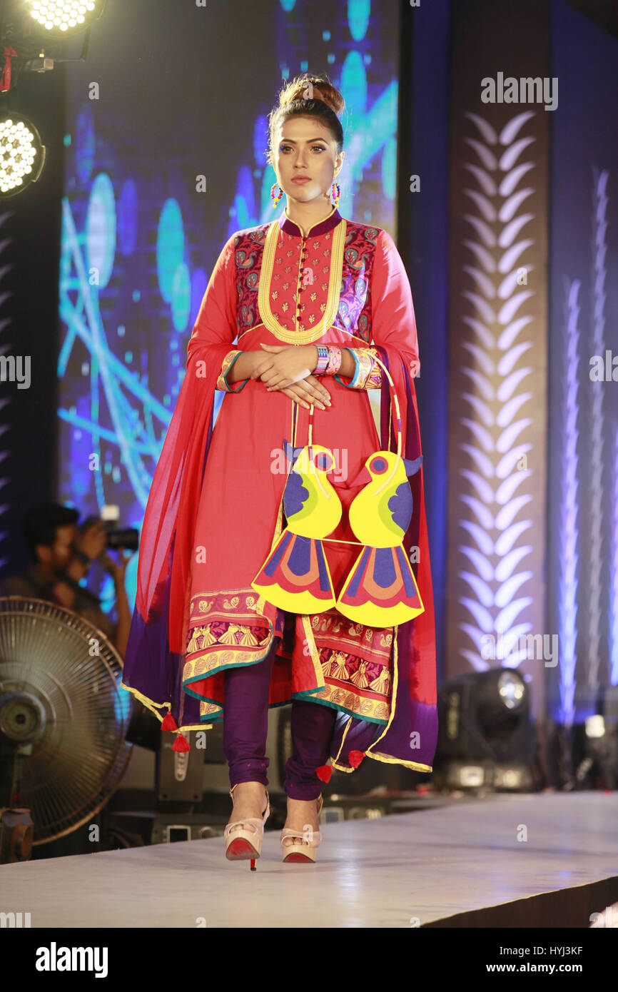 Dhaka, Bangladesh. 3rd Apr, 2017. Bangladeshi model displays clothes ...