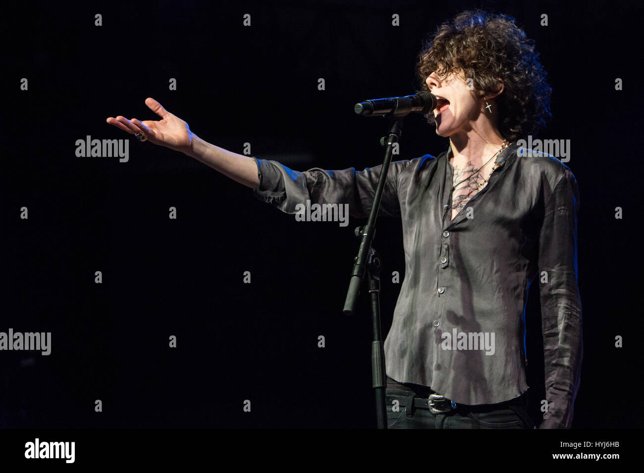 Laura pergolizzi hi-res stock photography and images - Alamy