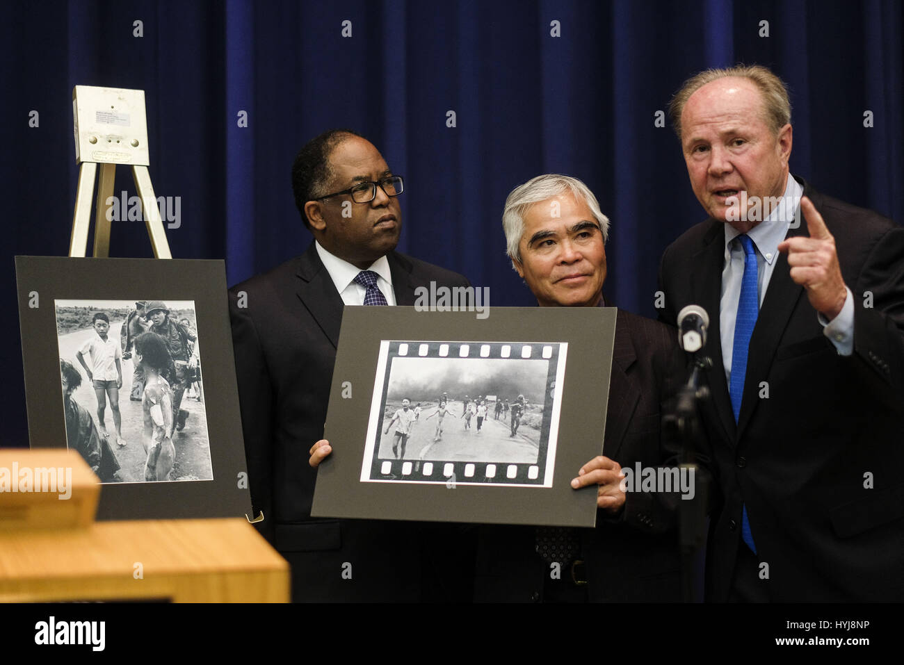 Los Angeles, California, USA. 4th Apr, 2017. The Los Angeles County Board of Supervisors honor ...
