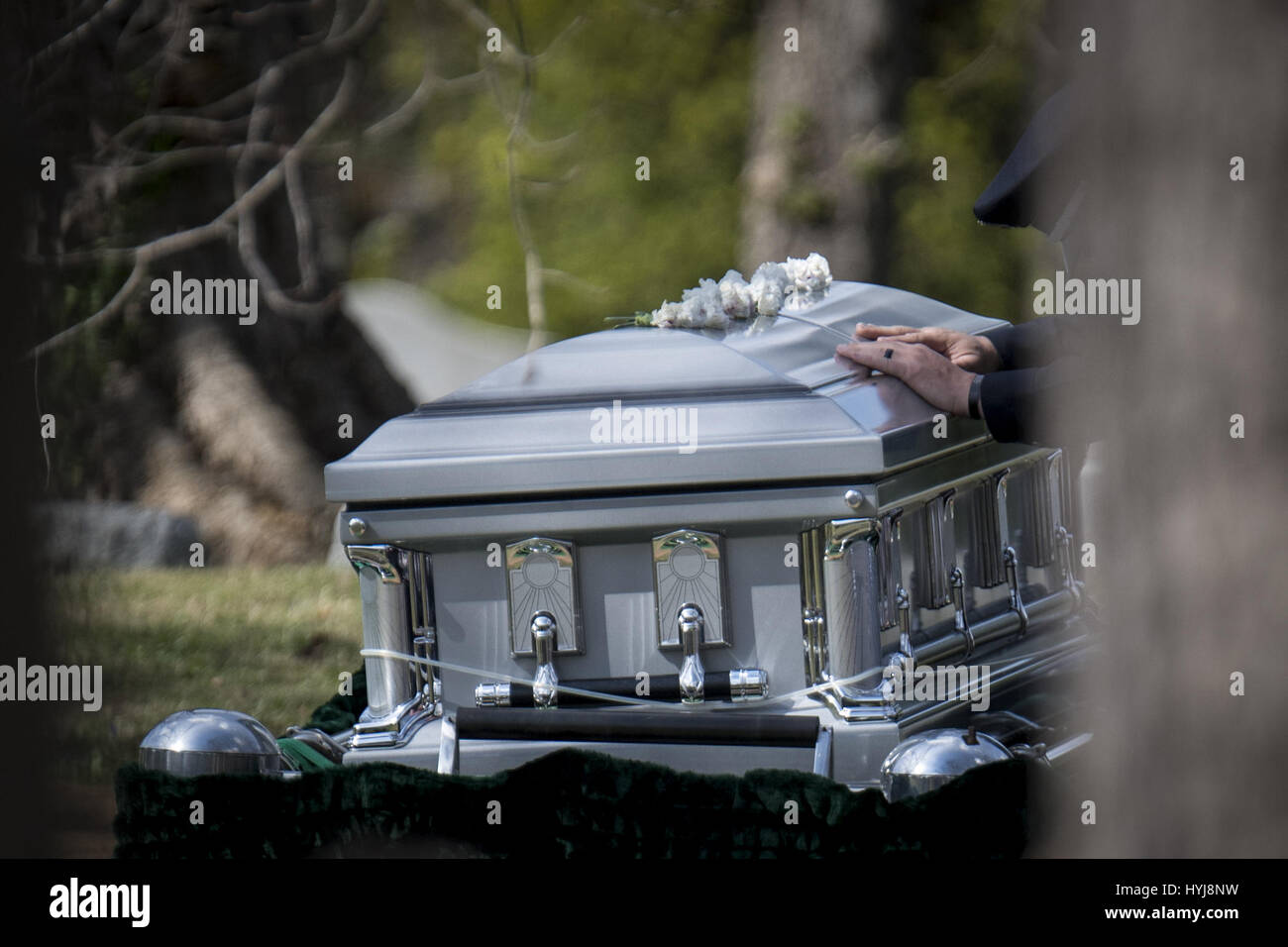 Louisville, Kentucky, USA. 4th Apr, 2017. Louisville Metro police ...