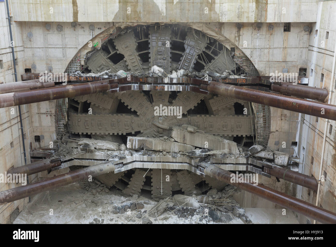 Tunnel machine drilling hi-res stock photography and images - Alamy
