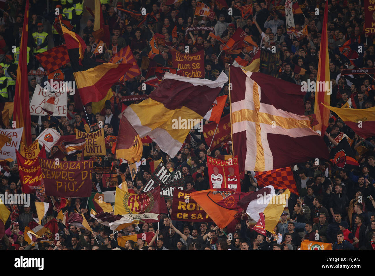 Stadio olimpico roma lazio derby fans hi-res stock photography and ...