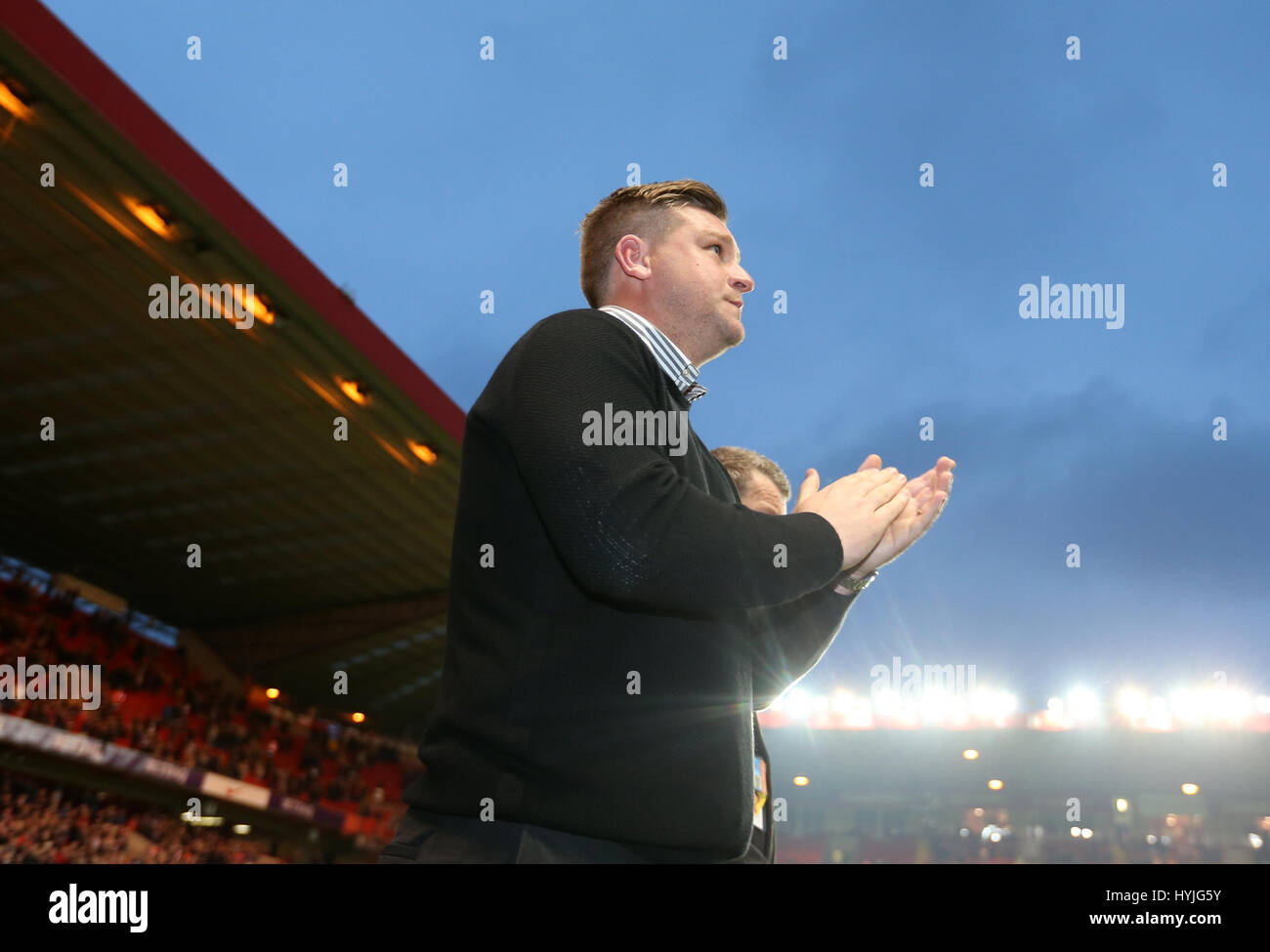 Karl robinson charlton hi-res stock photography and images - Alamy