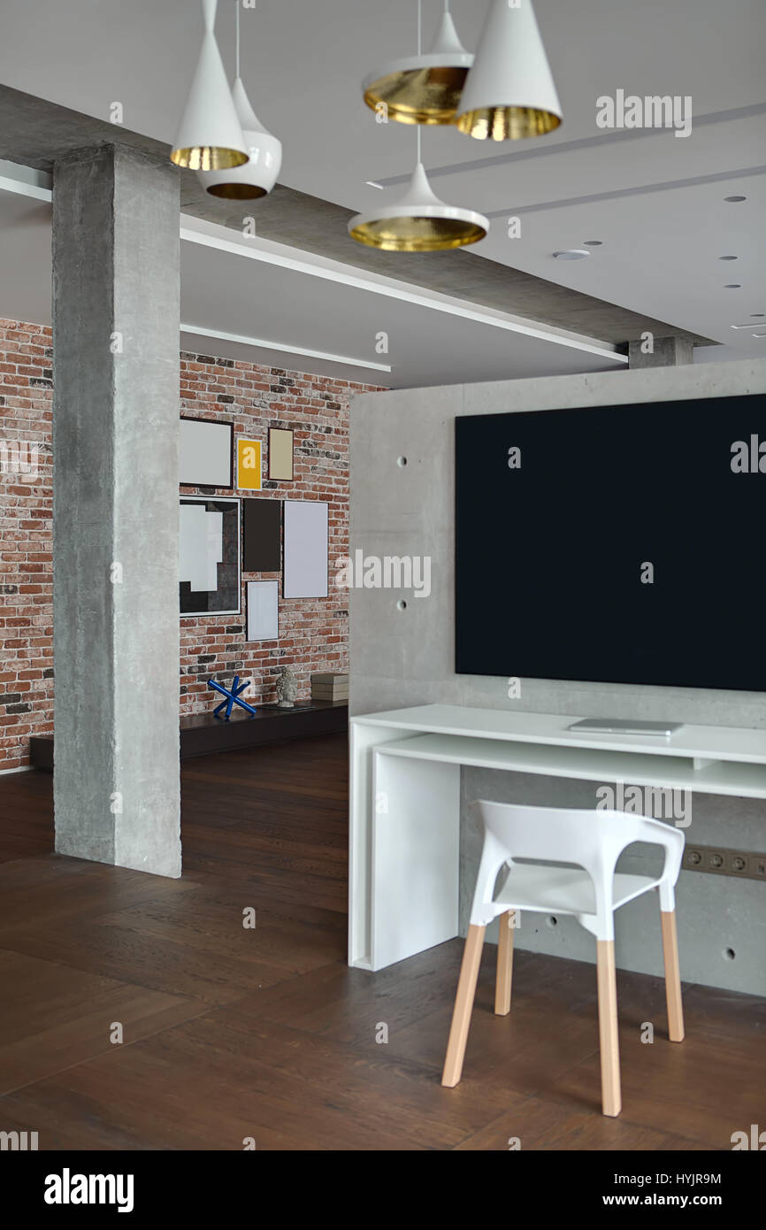 Studio the loft hi-res stock photography and images - Alamy