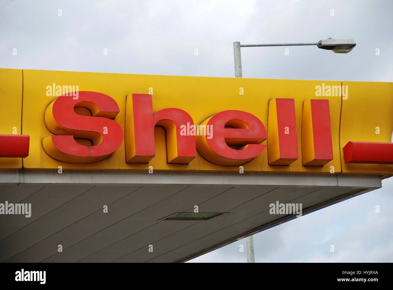 Royal Dutch Shell Logo On Stock Photos & Royal Dutch Shell Logo On ...