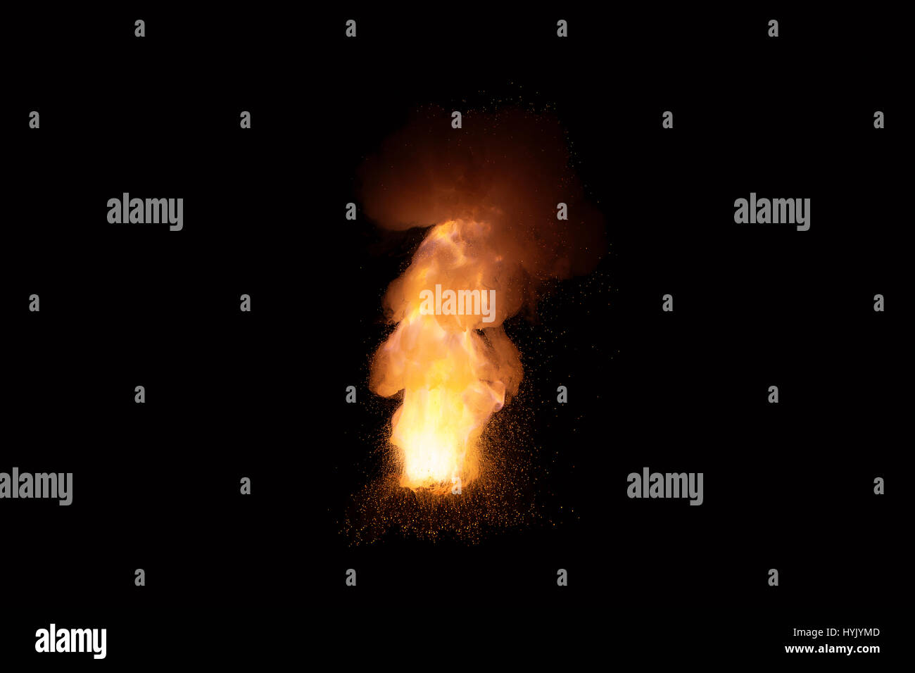 Atom bomb explosion smoke mushroom hi-res stock photography and images ...