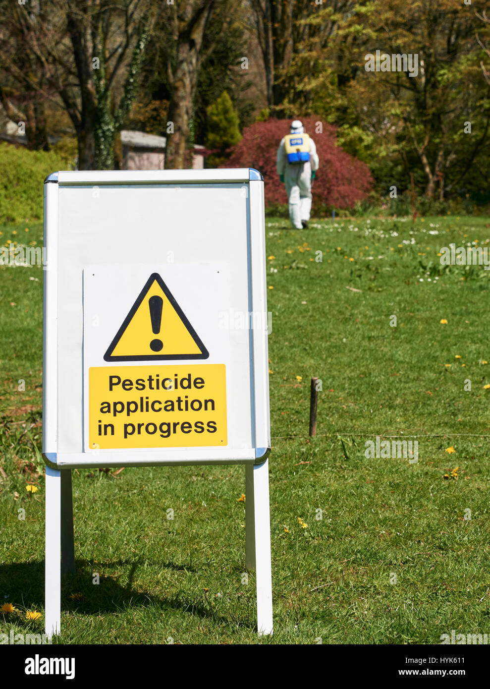 Knapsack spraying hi-res stock photography and images - Alamy