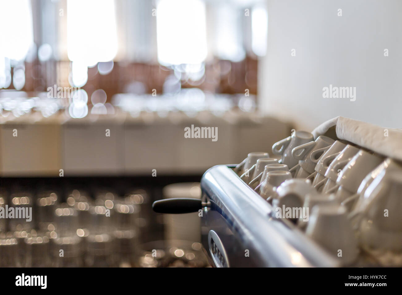 Group of empty coffee cups in cafe bar Stock Photo - Alamy