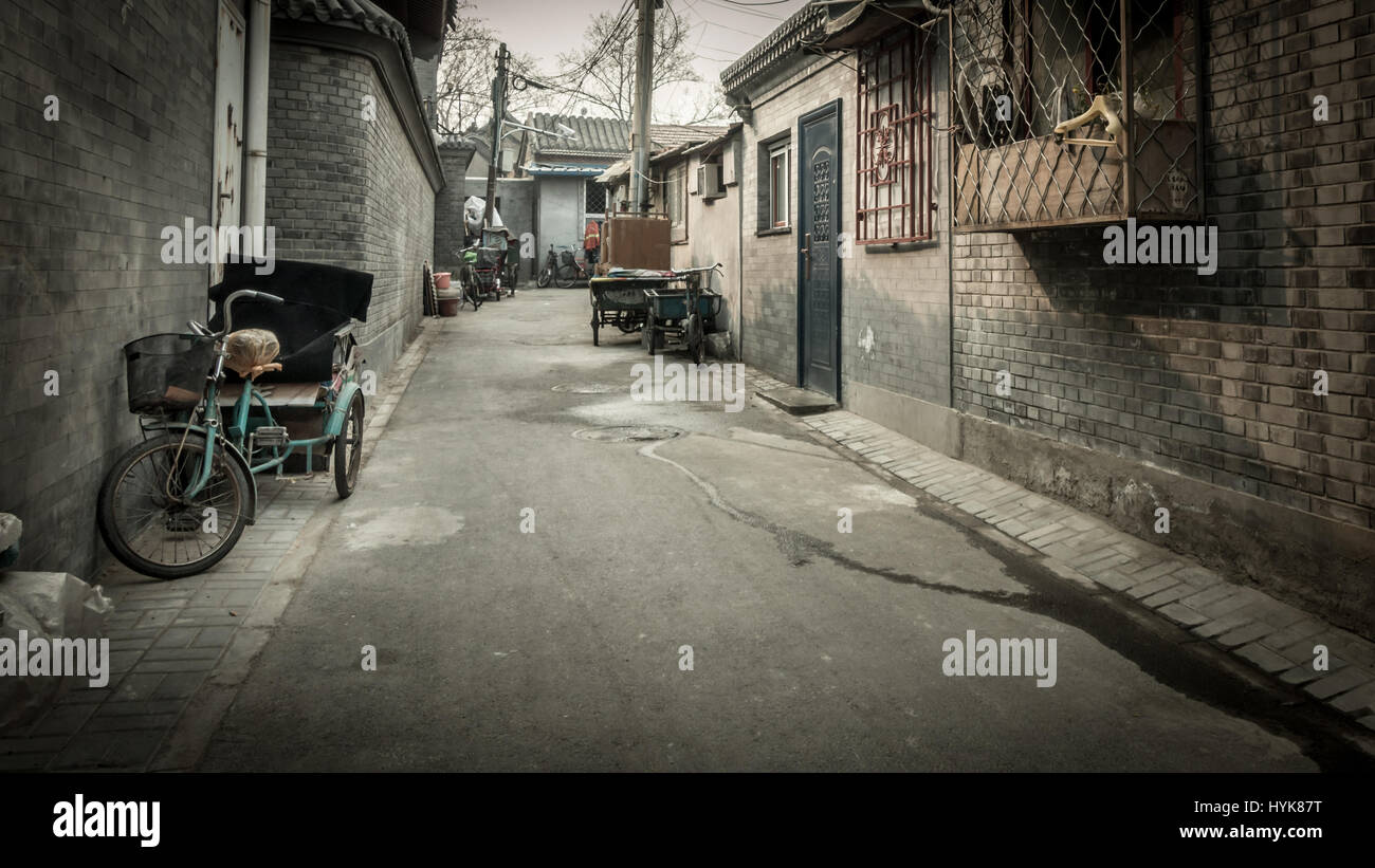 Traditional bicycles in a Chinese alleyway on Beijing, China Stock ...